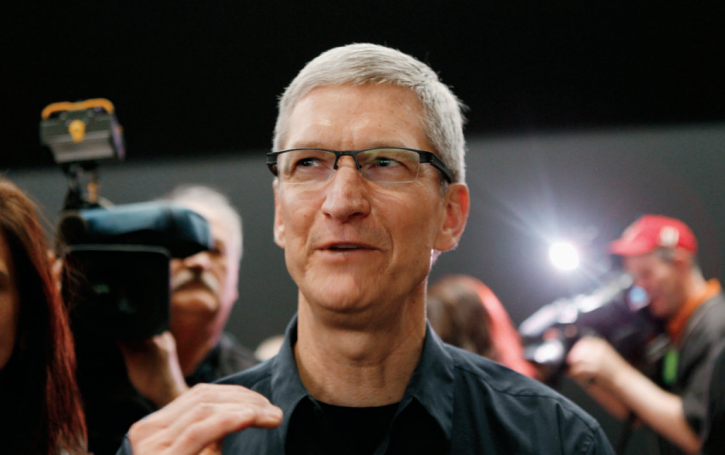 Apple CEO Tim Cook challenges college graduates to make a difference ...