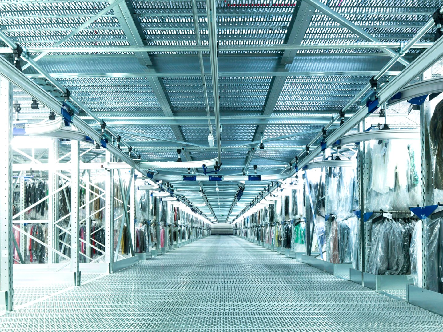 A luxe look for e-commerce from Yoox | Fortune