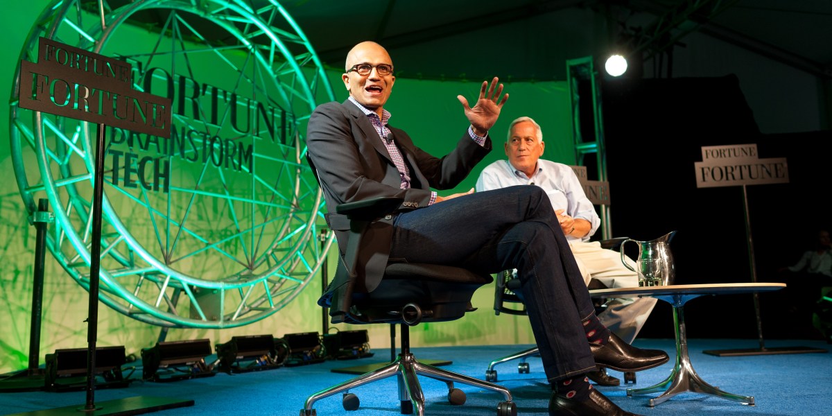 Microsoft looks to the cloud as sales of Windows tumble | Fortune