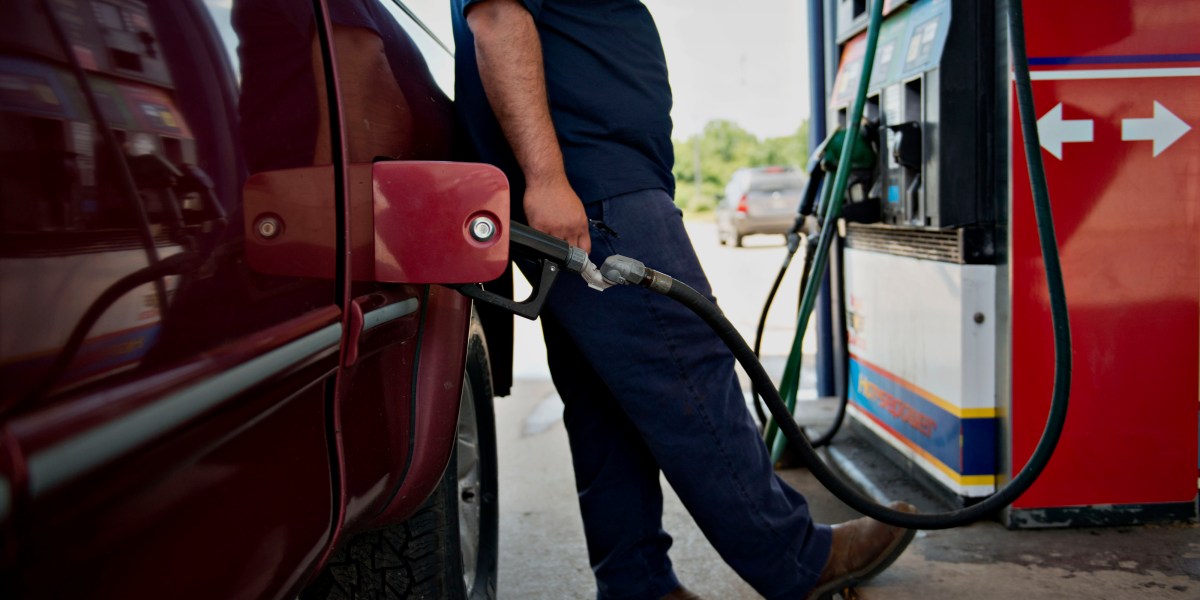 If gas is so cheap, why do retail sales stink? | Fortune