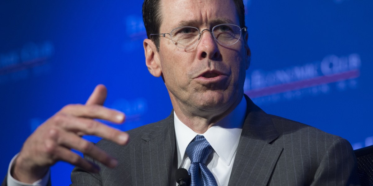 CEOs see investment slowing but prep for more hiring | Fortune