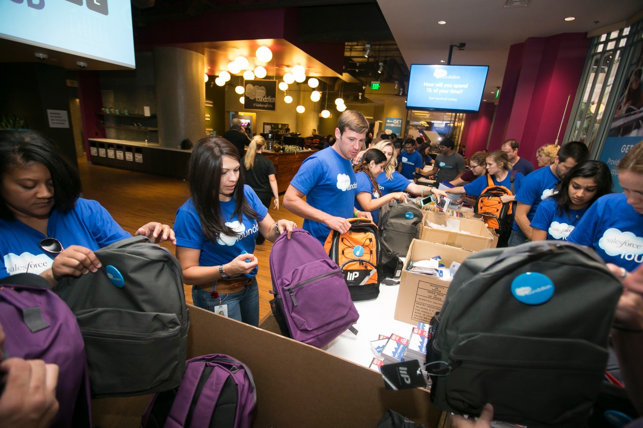 These 10 companies offer big incentives for volunteering | Fortune