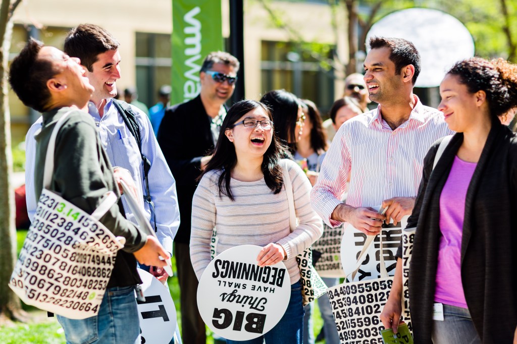 8 Companies That Encourage Employees to Volunteer | Fortune