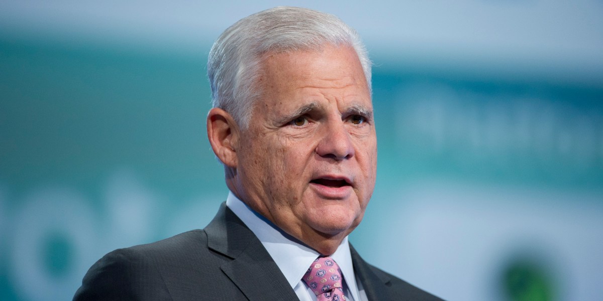 EMC's Joe Tucci seeks to reassure disgruntled VMware shareholders | Fortune
