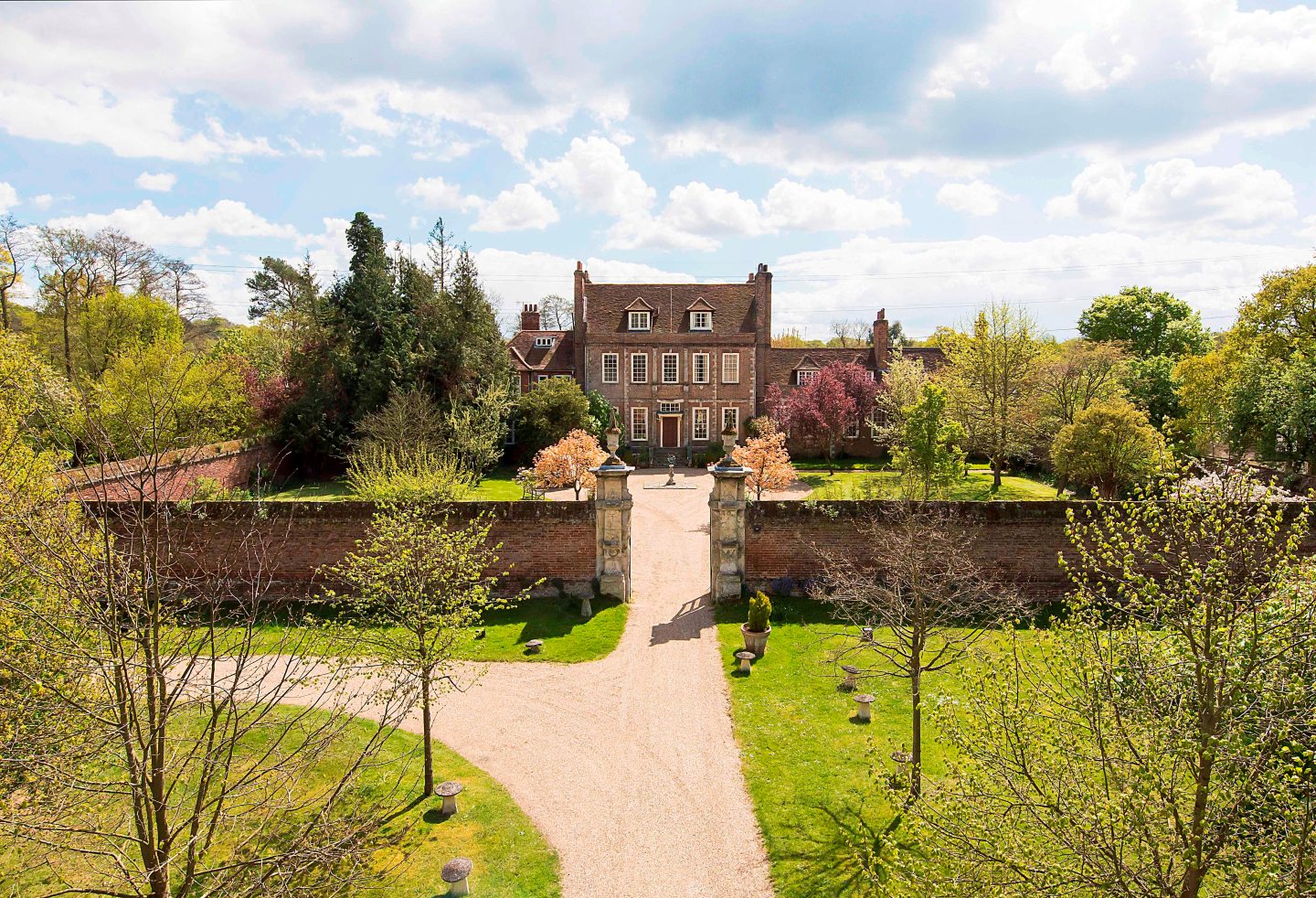 "Downton Abbey" Byfleet Manor on the market for $6.2 million | Fortune