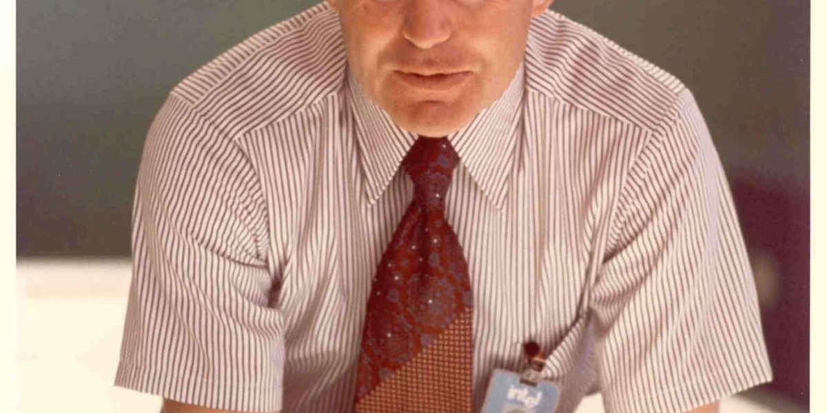 Intel celebrates Moore's Law... with Gordon Moore | Fortune