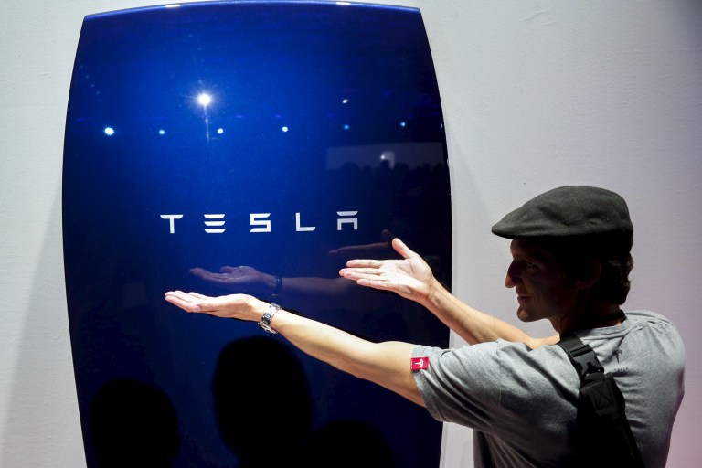 SolarCity to Use Tesla batteries for Project in Hawaii | Fortune