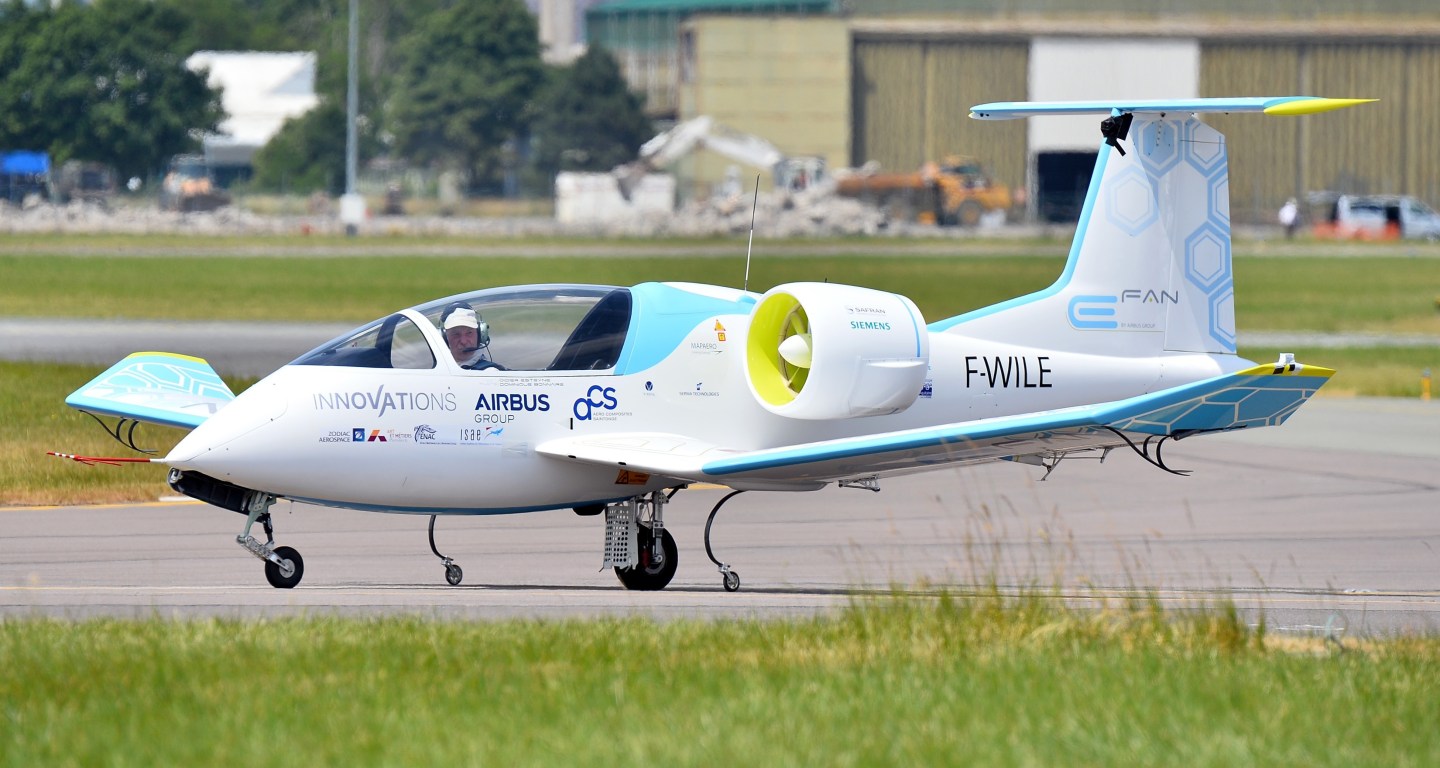 Airbus' E-Fan Makes All-Electric Flight Across English Channel | Fortune