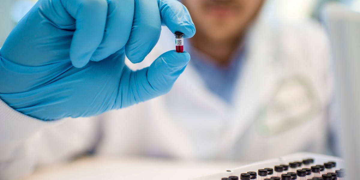 Ex-Apple Exec Describes First-Hand Experience With Theranos Blood Tests ...