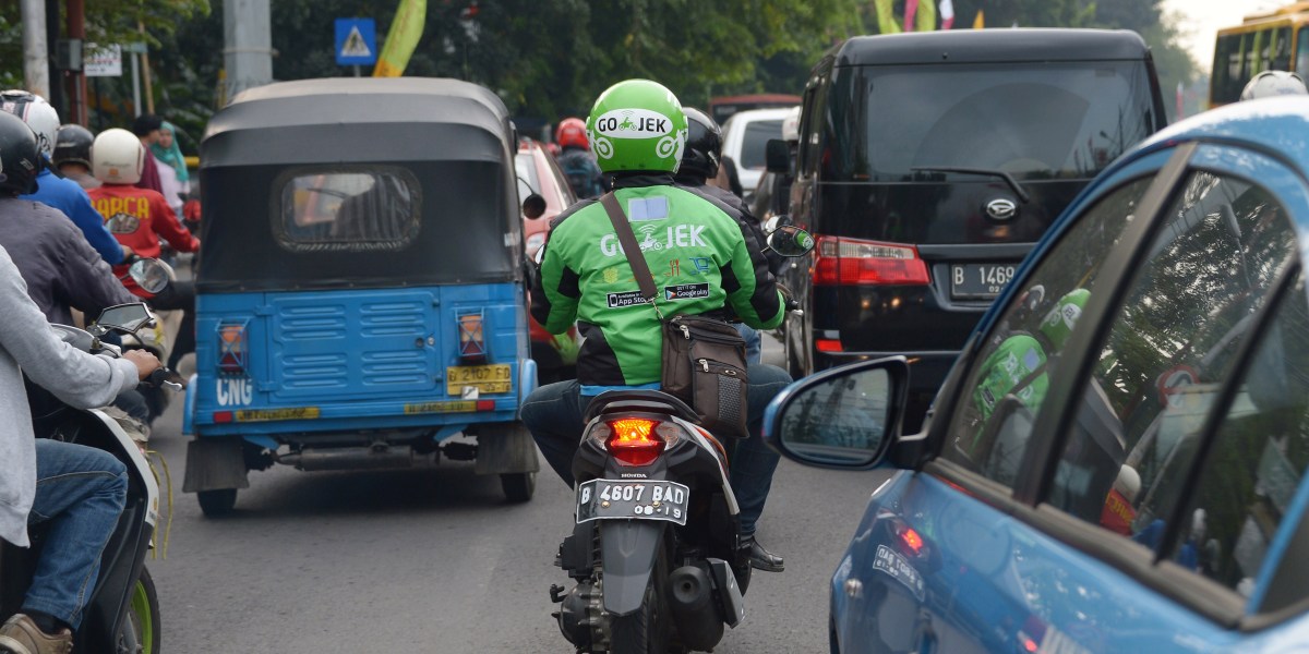 Ride-Hailing Firm Uber Partners With Indonesian Taxi Operator Express ...