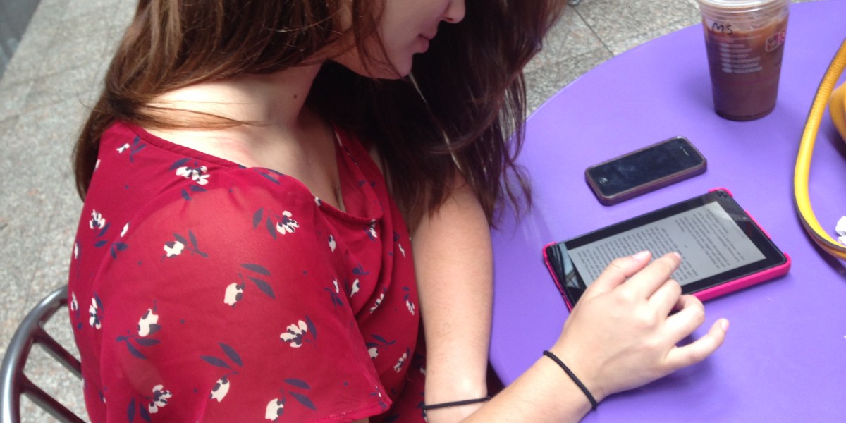 The Number of People Reading on Their Phones is Rising | Fortune