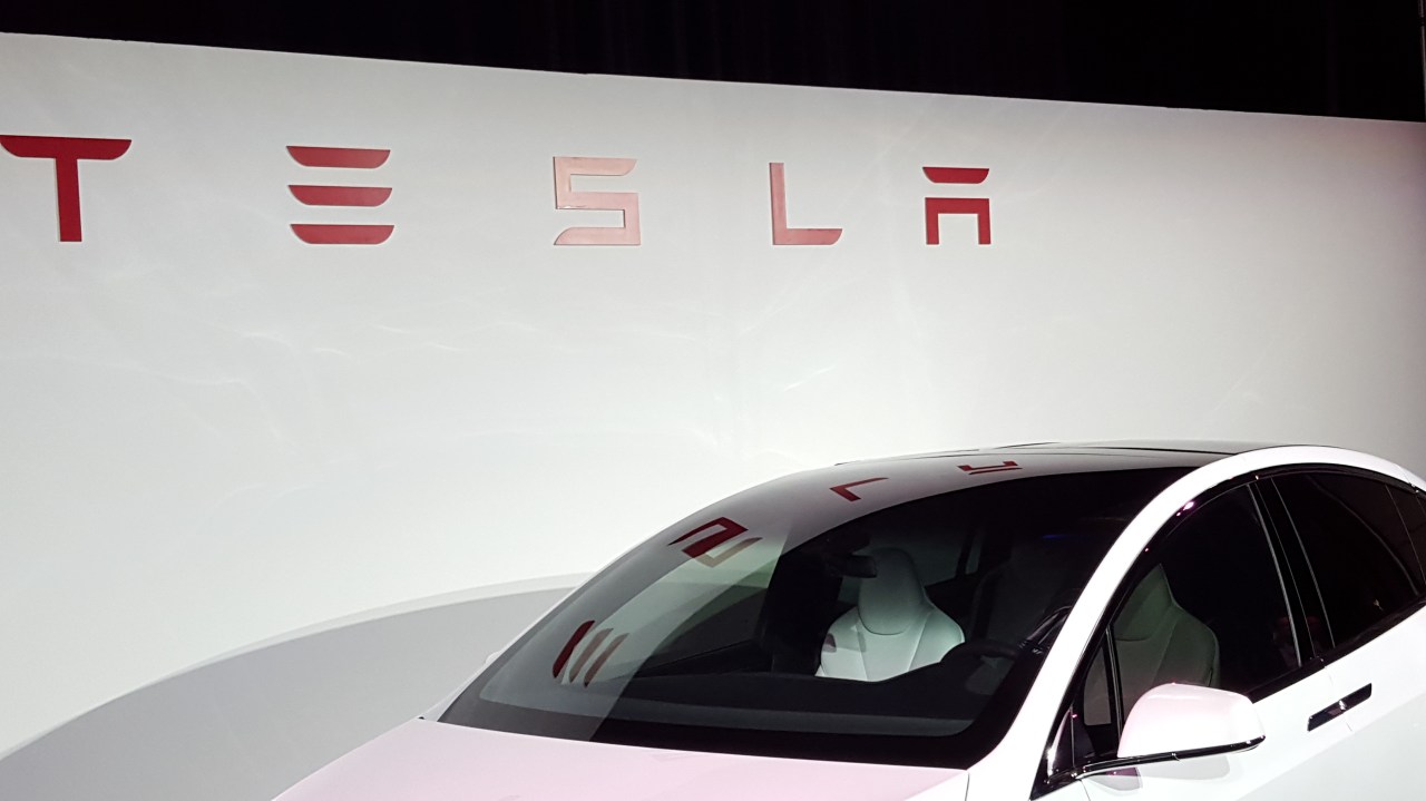 Elon Musk gives Tesla's new Model X SUV a splashy send off | Fortune
