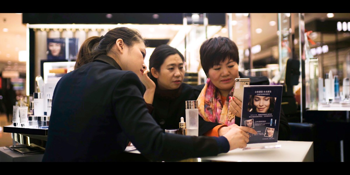 Alibaba's Payments Idea Lets Virtual Reality Shoppers Pay by Nodding ...