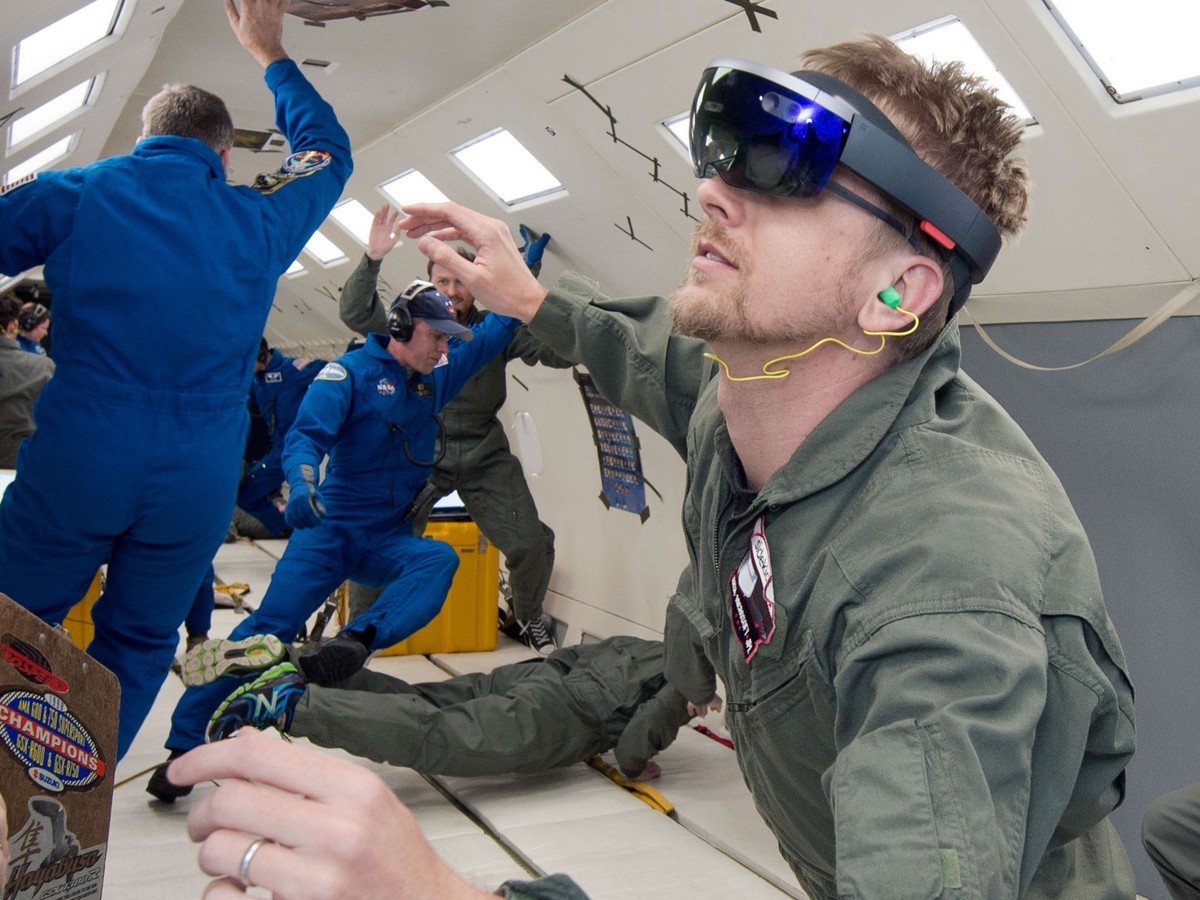 Microsoft Wants Businesses To Start Playing With Its HoloLens Headsets ...