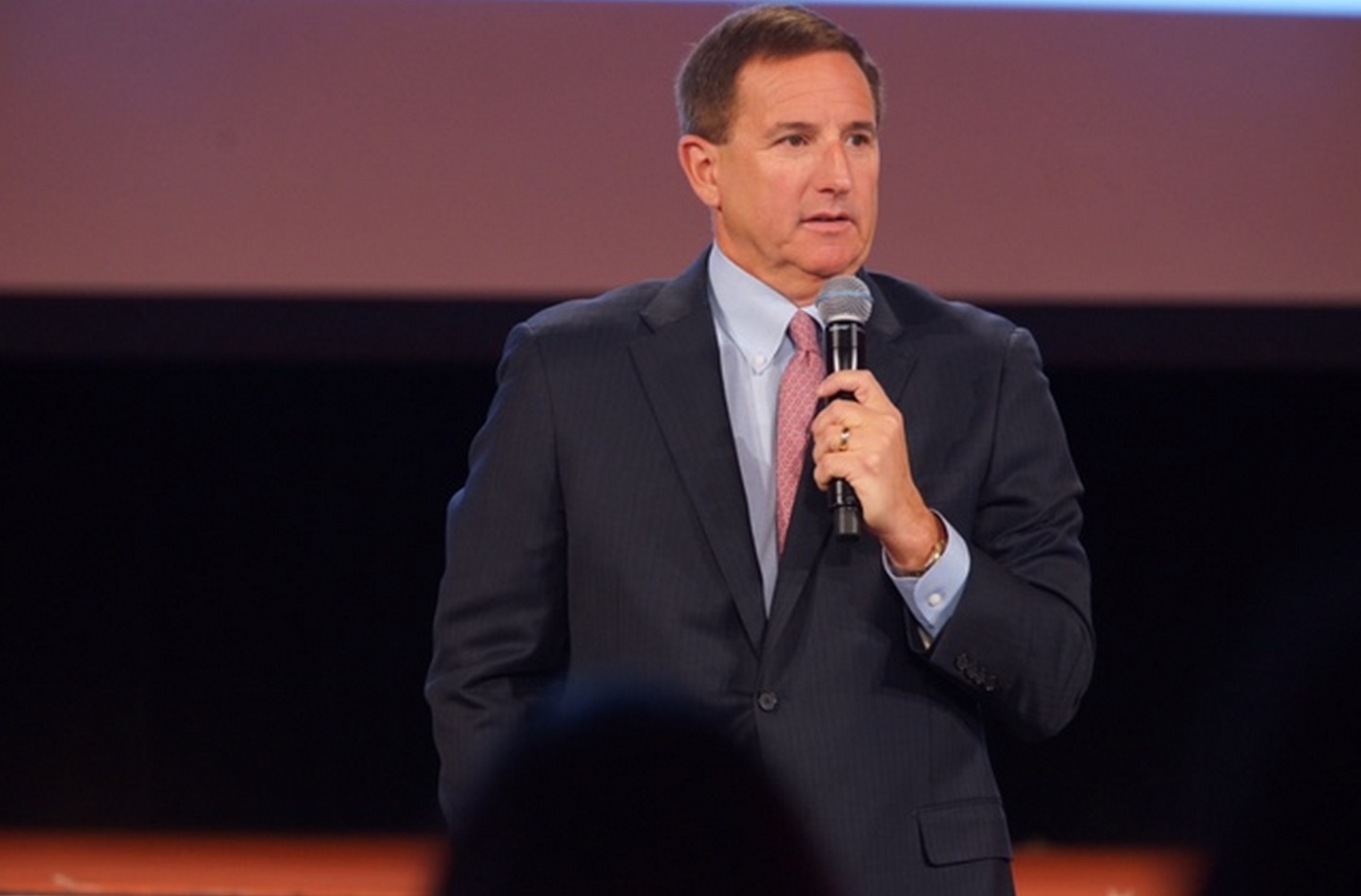Oracle CEO Mark Hurd Talks About Keeping Up With Amazon Web Services ...