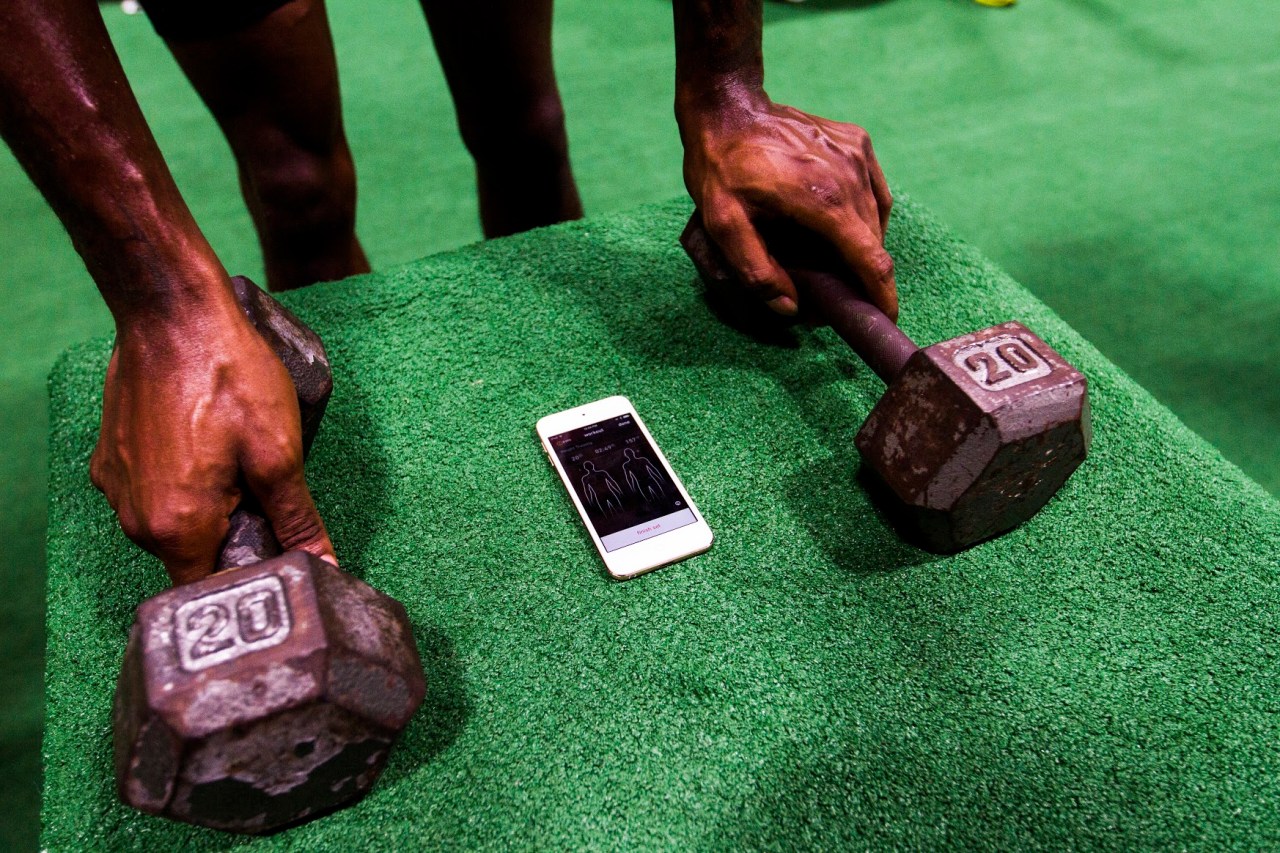 Testing Athos, a Wearable Tech System Favored by NFL Hopefuls | Fortune