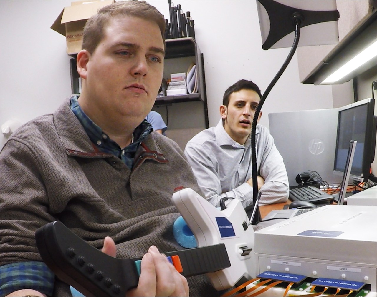 A Paralyzed Man Can Move His Hand Again Thanks to a Brain Microchip ...