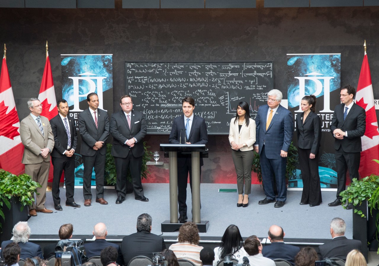 Justin Trudeau Explains Quantum Computing, And the Crowd Goes Wild ...