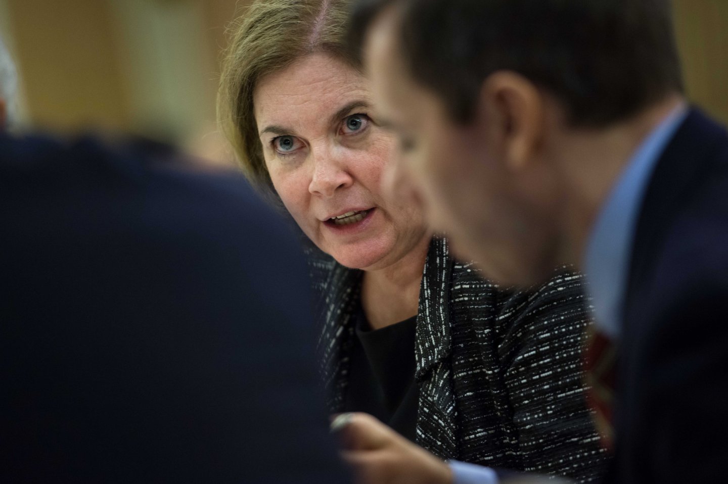 Kansas City Fed President Says Interest Rates Too Low, Pose Debt Risk ...