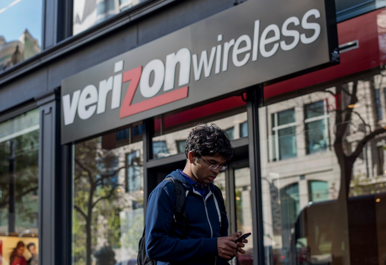 Verizon Facing FCC Questions on Data Metering After $9,100 Phone Bill ...