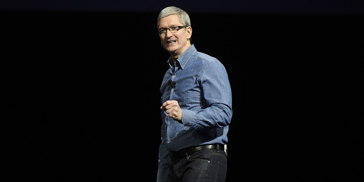 Apple CEO Tim Cook And Paul Ryan Team On Republican Fundraising Event ...
