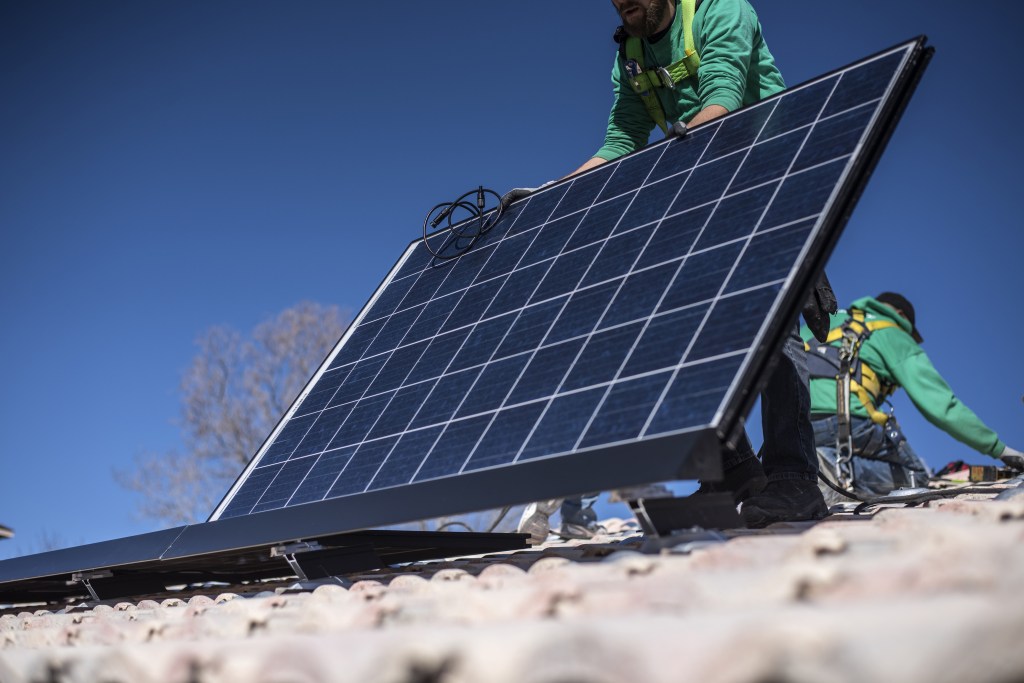 Elon Musk Says SolarCity Will Sell a Roof Integrated With Solar Panels ...