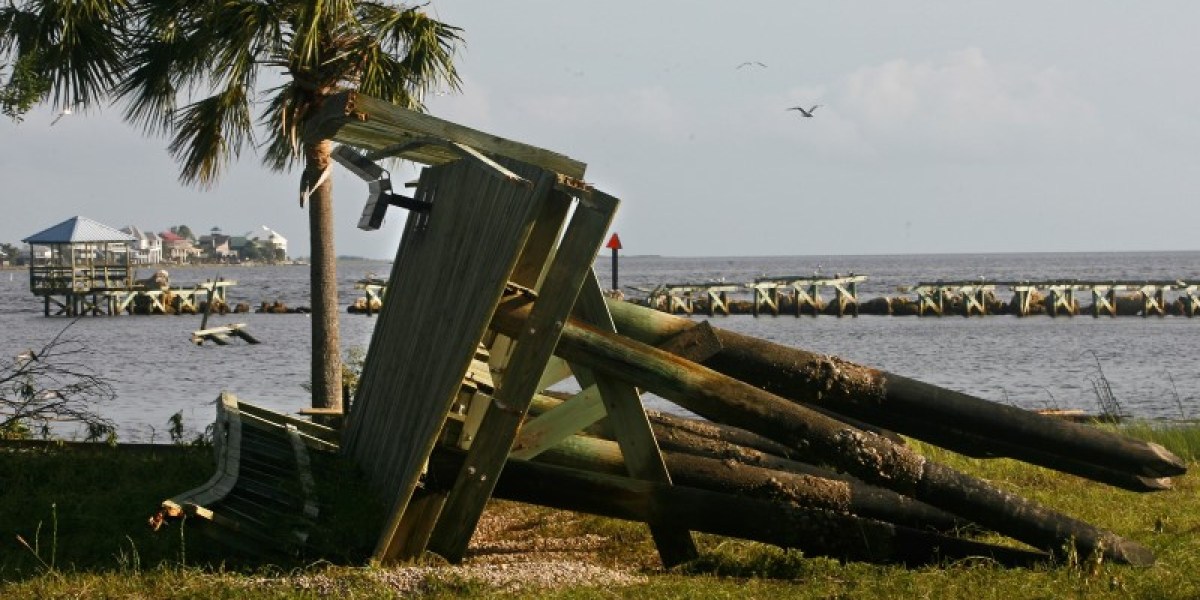 Hermine Could Regain Hurricane Strength As It Lurks Off the East Coast ...