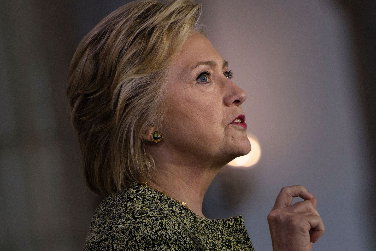 Hillary Clinton Says Wells Fargo CEO Owes Customers an 'Explanation ...
