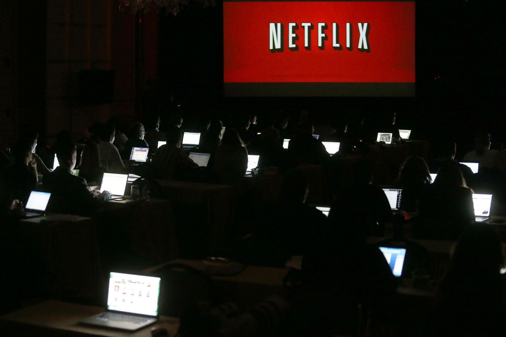 Netflix Debuts New Virtual Reality App for Google Daydream View Device ...