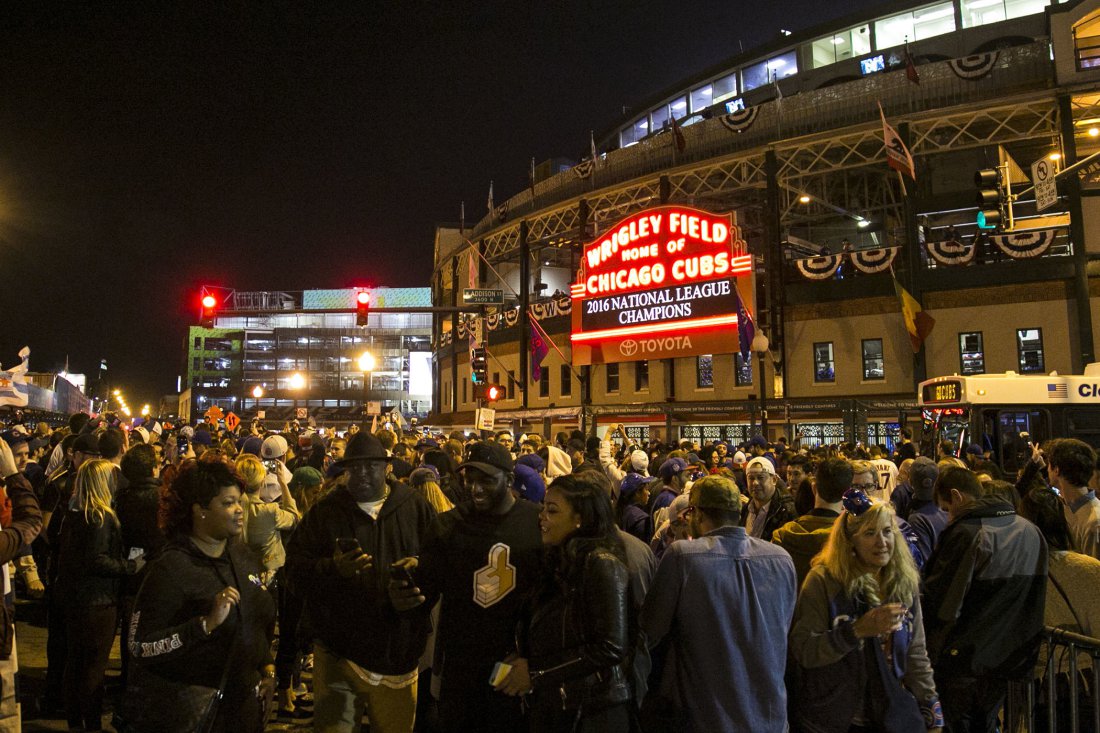Chicago Bars Are Charging up to $1,000 to Watch the Cubs World Series ...