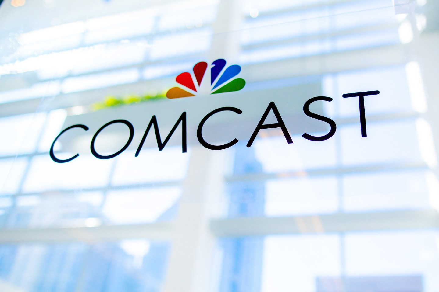 Comcast May Stream NBC Shows | Fortune