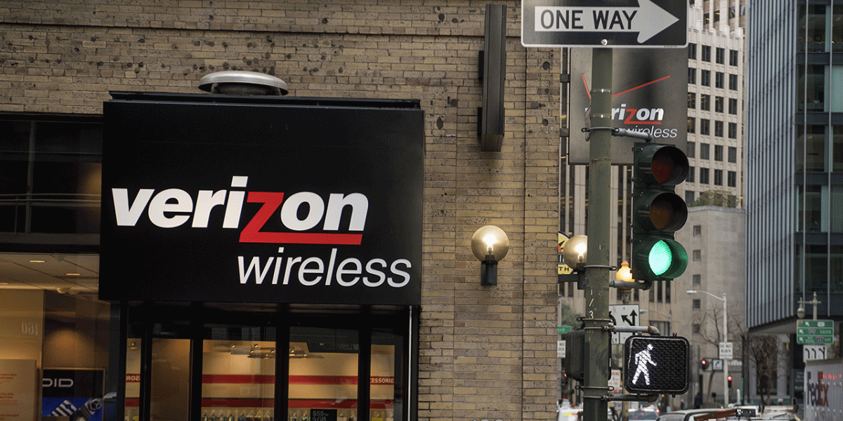 Verizon, AT&T Stocks Jump on Wireless Subscriber Gains | Fortune