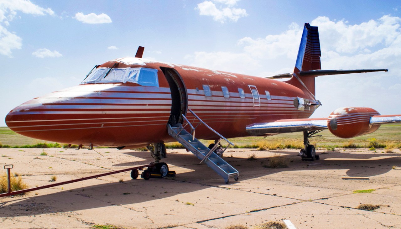 Elvis Presley's Private Jet Sells For $430,000 at Auction | Fortune