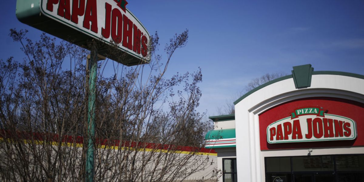 Papa John's Founder John Schnatter Steps Down—and Twitter Reacts | Fortune