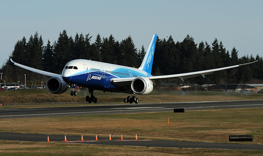 Boeing 787 Dreamliner Draws Plane in Sky During Test Flight | Fortune