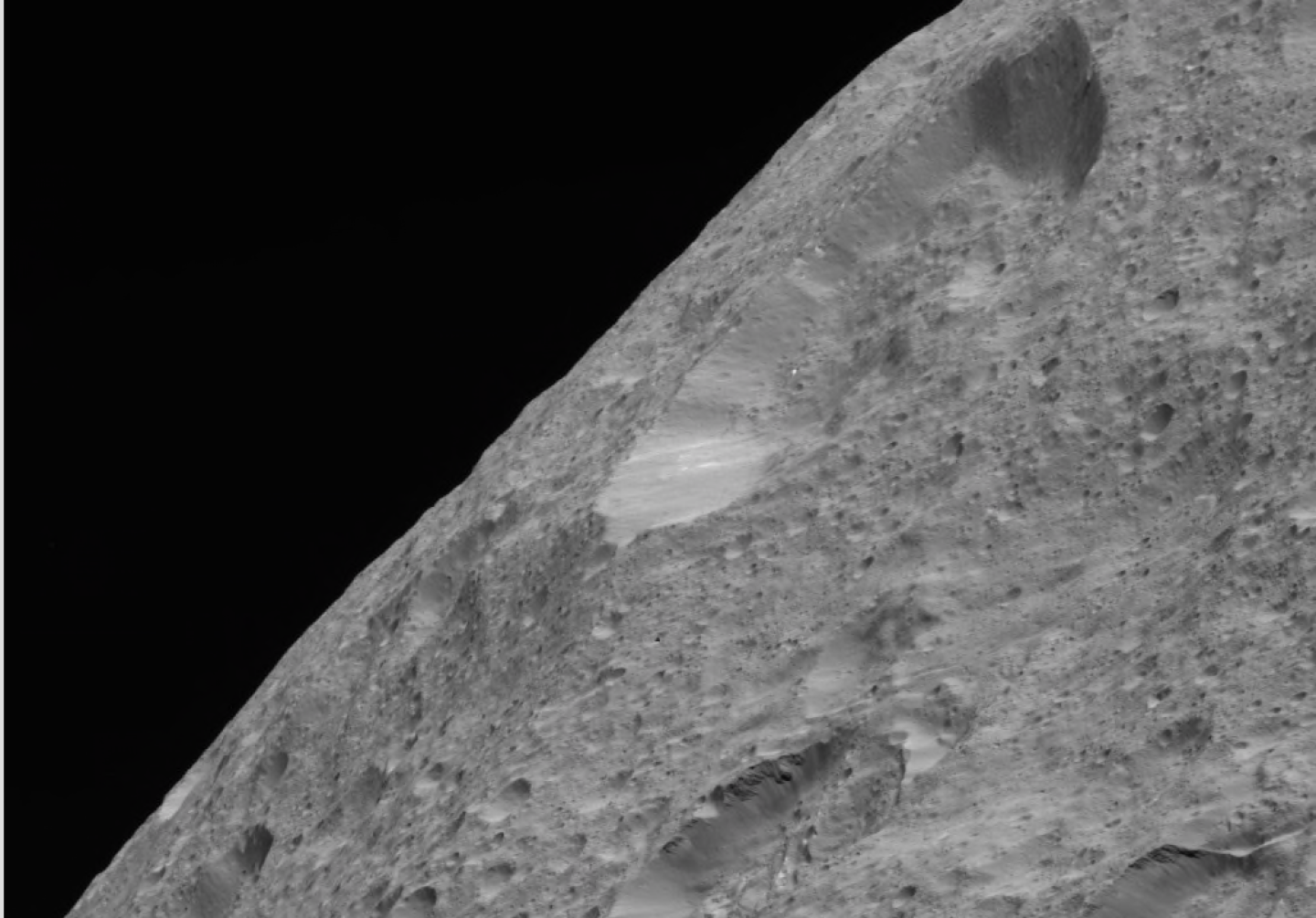 NASA's Dawn Probe Sends Photos of Dwarf Planet Ceres to Earth | Fortune
