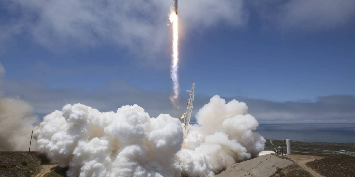 Watch SpaceX Attempt to Land Its First Rocket on the West Coast Tonight ...