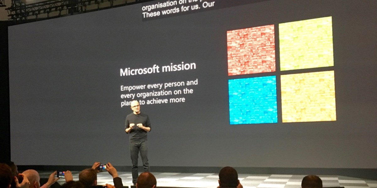 Microsoft Announces HoloLens 2 Augmented Reality Headset | Fortune