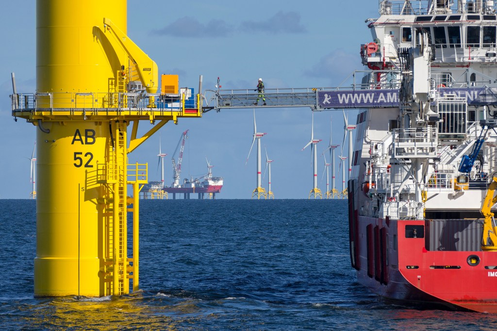 Renewable Energy: Norway's Equinor Backs a Battery Fund | Fortune