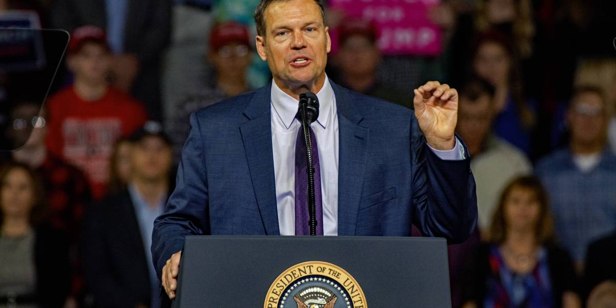 Kobach Proposes 'Processing Towns' for Asylum-Seekers at Border | Fortune