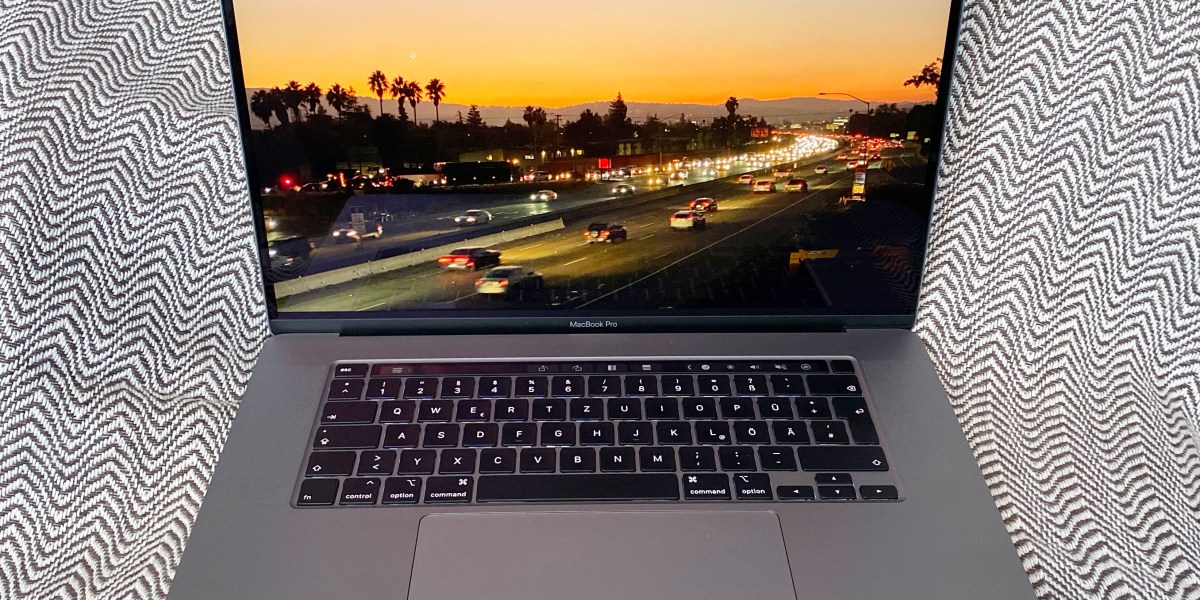 Apple MacBook Pro: New Laptop Comes With 'Magic Keyboard' | Fortune