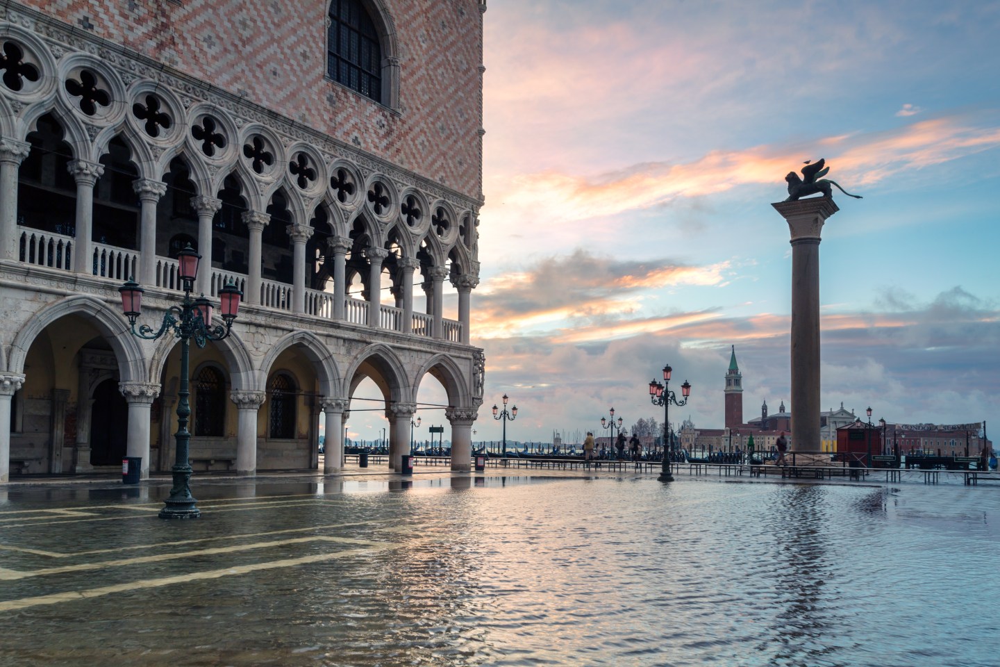 Venice Cleans Up After Historic Floods and Braces for the Next Wave ...