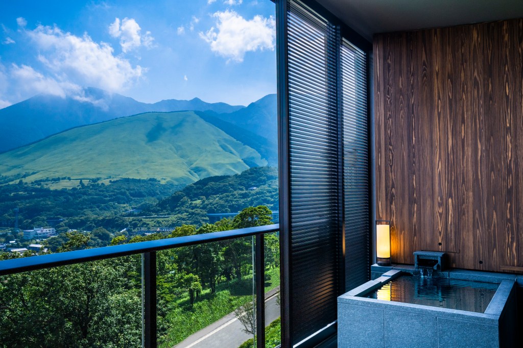 This Luxury Spa and Resort in Japan Is Surrounded by More Than 2,000 ...
