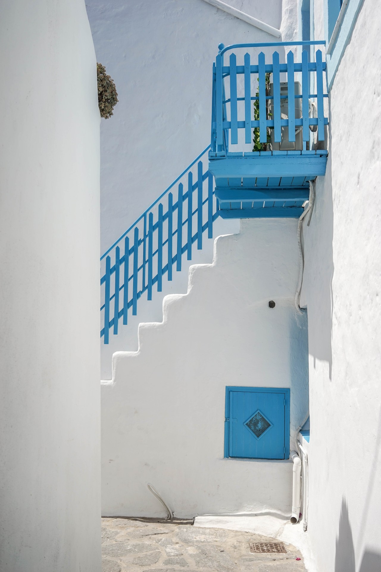 Milos is the perfect alternative to Mykonos when it comes to Greek ...