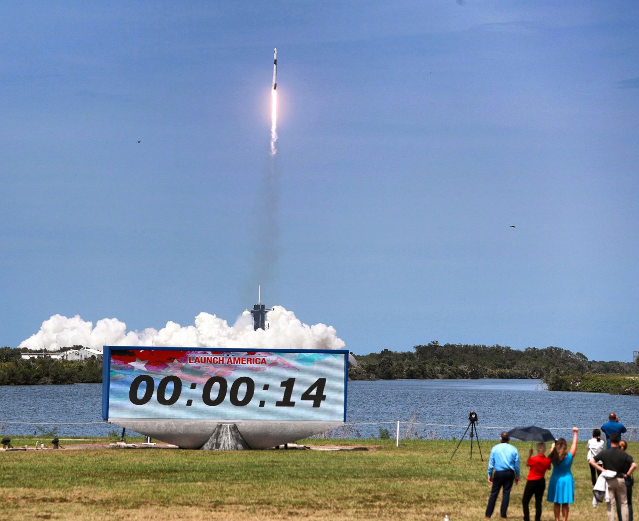 SpaceX launch photos: Historic NASA crewed rocket launch in images ...