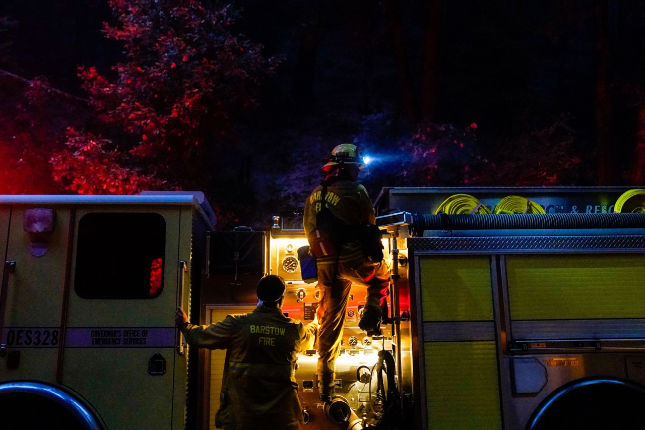 2020 California wildfire photos: Hills, homes, redwoods ablaze | Fortune