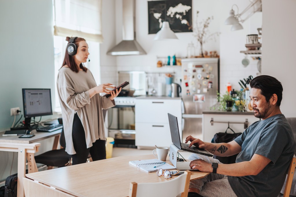 The pandemic reveals the surprising differences in how men and women ...