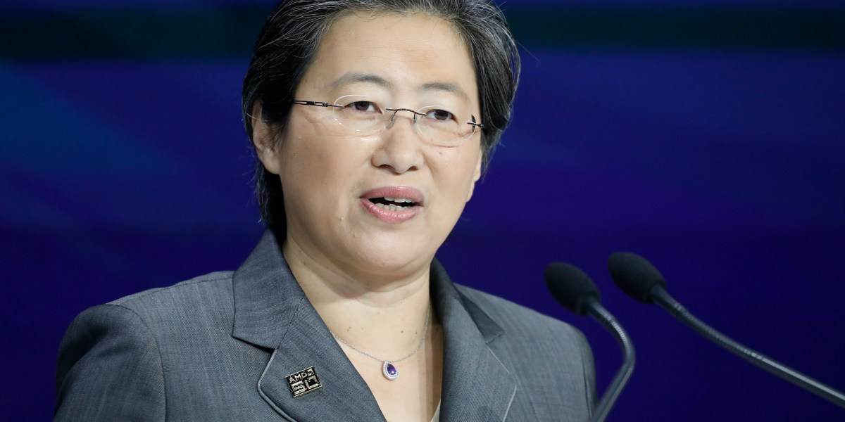 Female CEOs saw median pay fall 2% in 2020 despite gains | Fortune