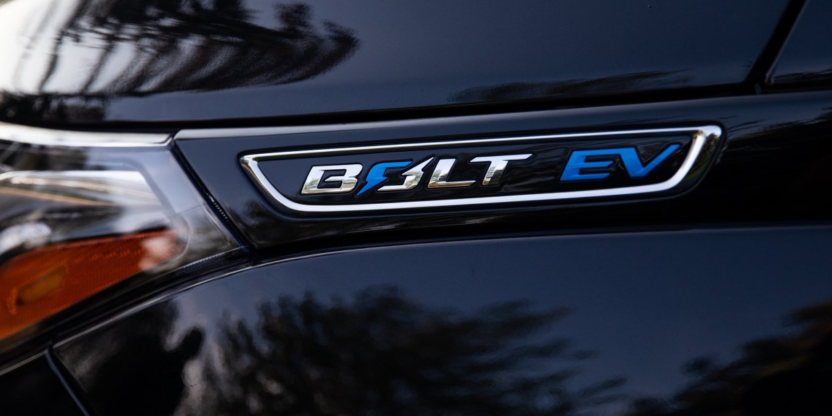 GM reveals when it will start replacing fire-prone Chevy Bolt batteries ...