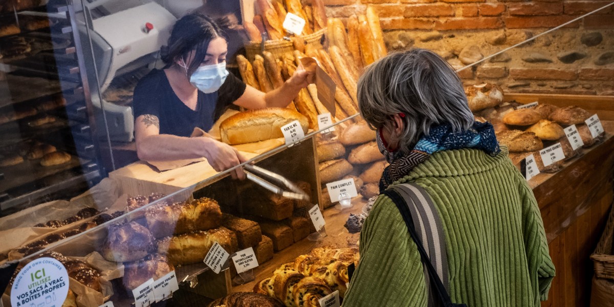 As French inflation hits 13-year high, baguette pricing wars plague ...